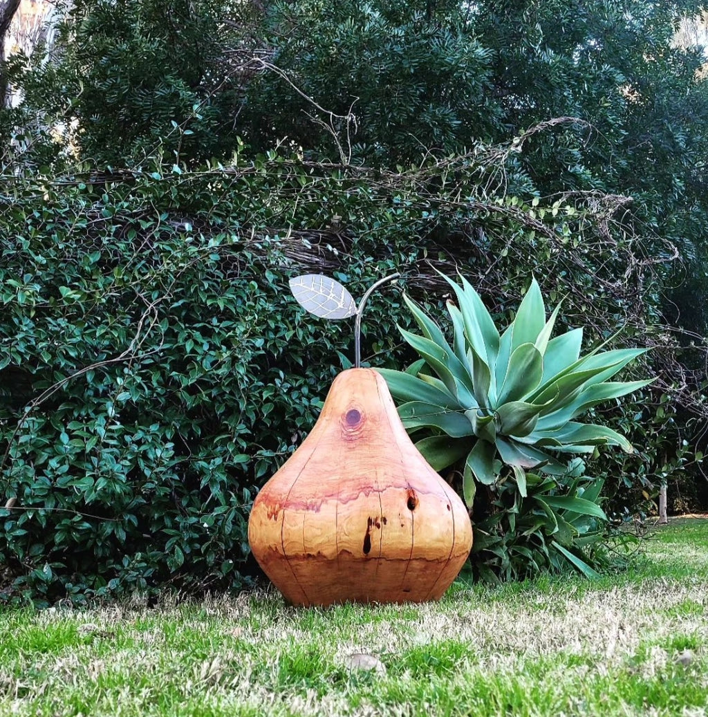 Timber sculptures, handmade in Australia – Big Daisy